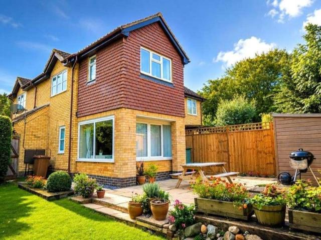 2 bed house for sale