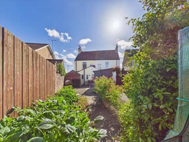 2 bed house for sale