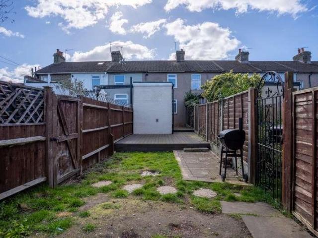 2 bed house for sale