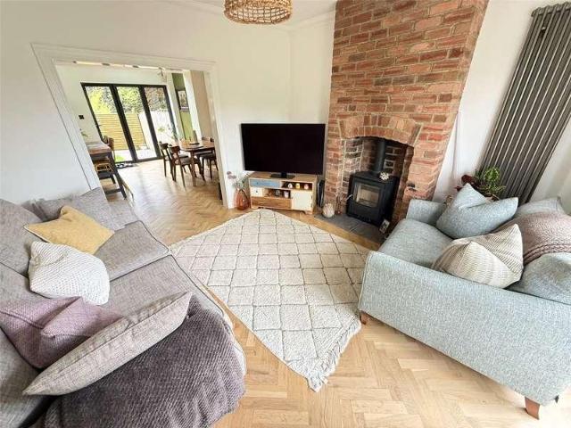 2 bed house for sale