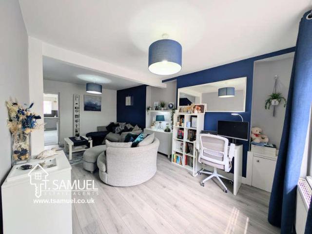 2 bed house for sale