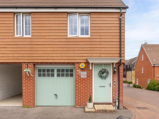 2 bed house for sale