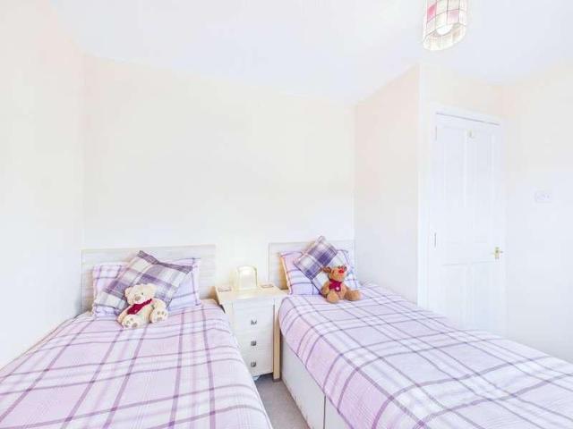 2 bed house for sale