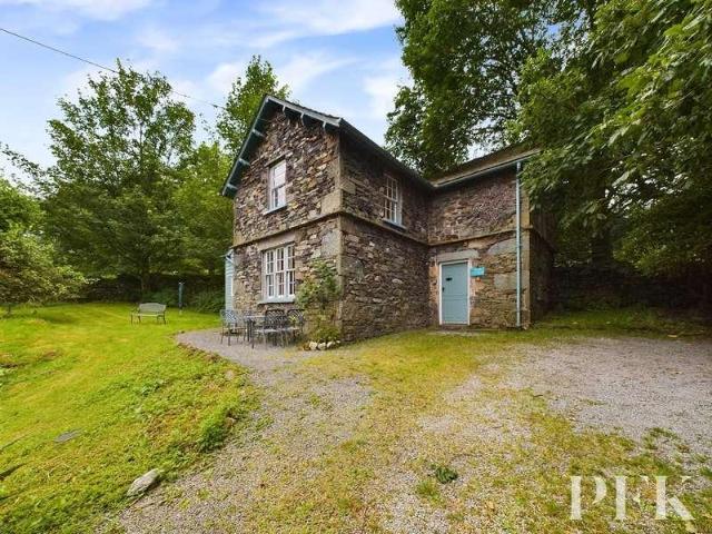 2 bed house for sale