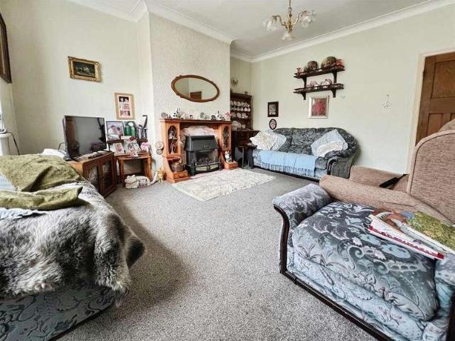 2 bed house for sale