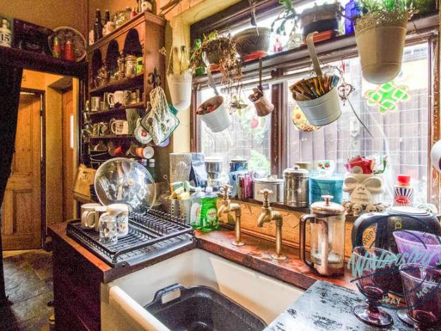 2 bed house for sale