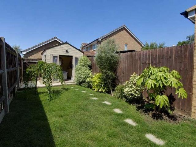 2 bed house for sale