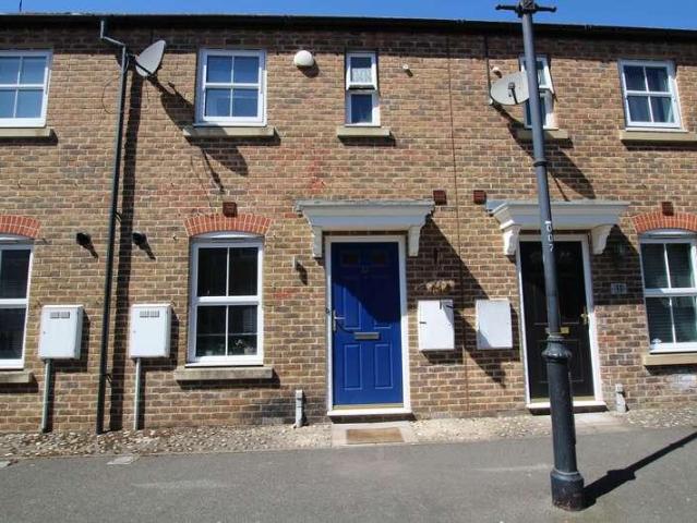 2 bed house for sale