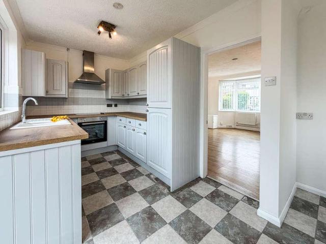 2 bed house for sale