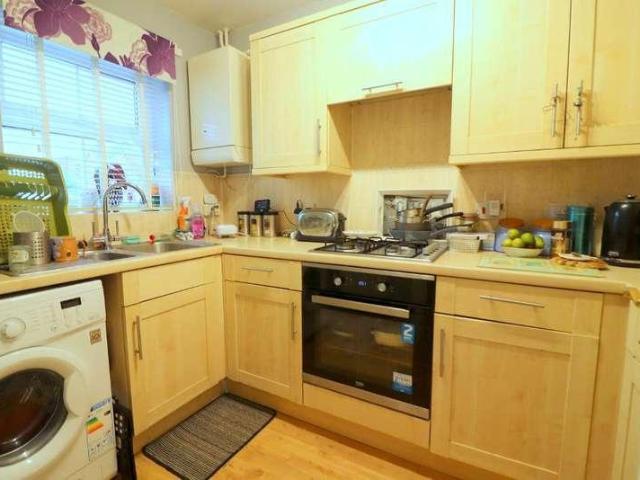 2 bed house for sale