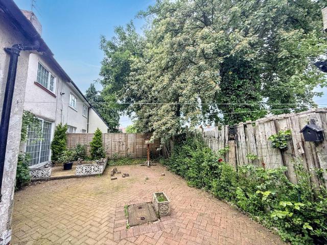 2 bed house for sale