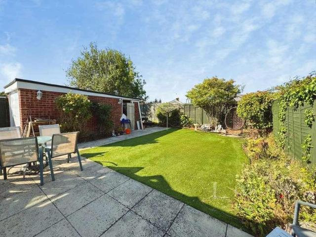 2 bed house for sale
