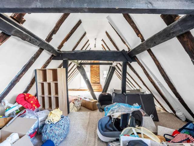 2 bed house for sale