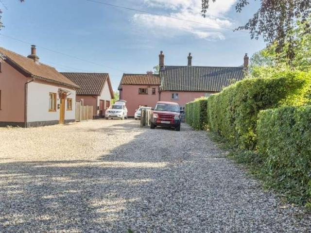 2 bed house for sale