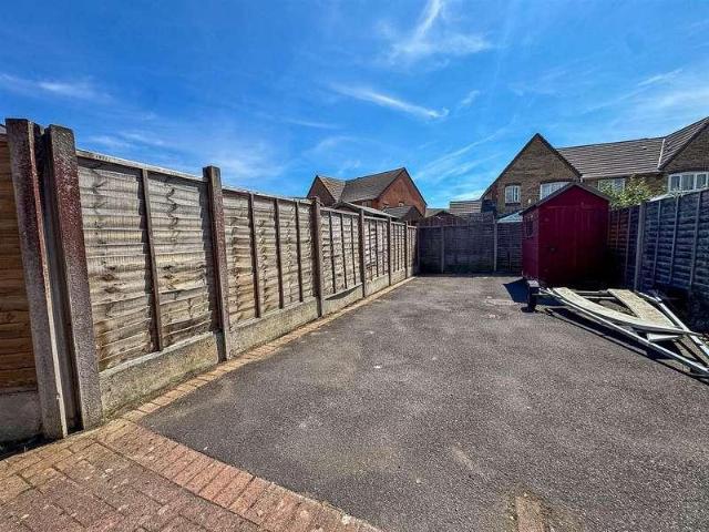 2 bed house for sale