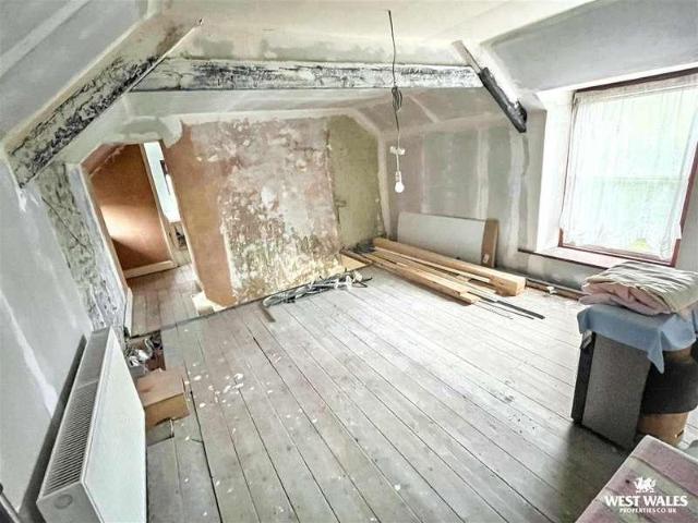 2 bed house for sale