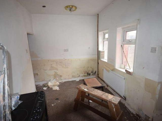 2 bed house for sale
