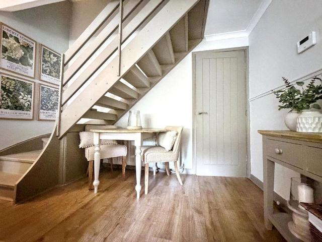 2 bed house for sale