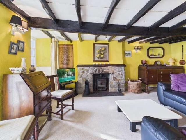 2 bed house for sale