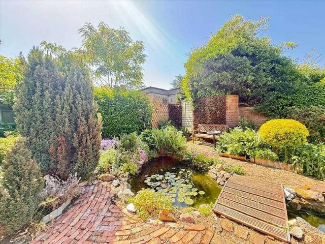 2 bed house for sale
