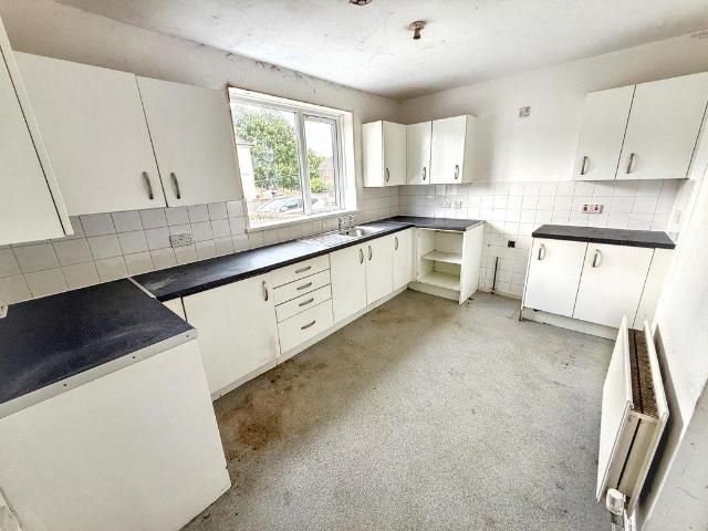 2 bed house for sale