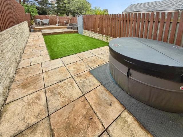 2 bed house for sale