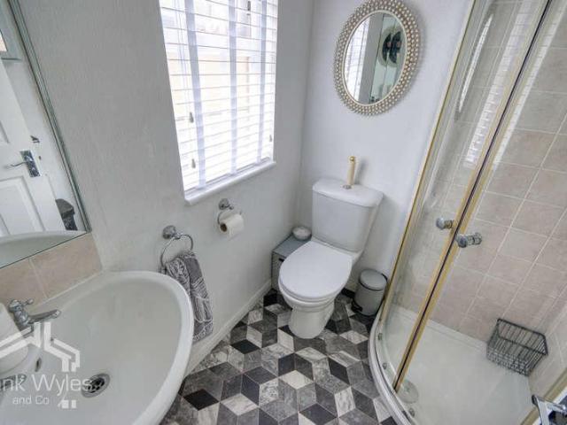 2 bed house for sale