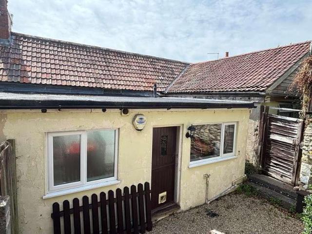 2 bed house for sale