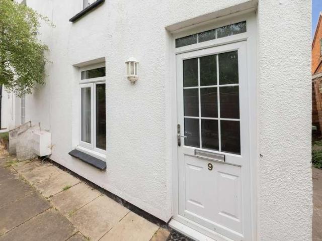 2 bed house for sale