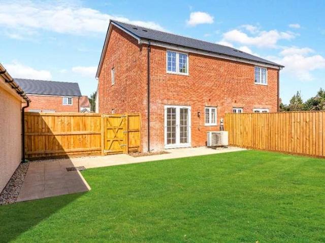 2 bed house for sale