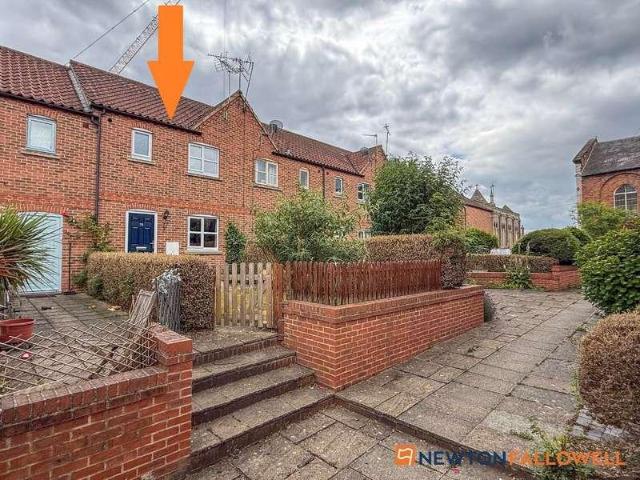 2 bed house for sale