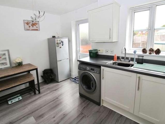 2 bed house for sale