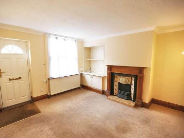 2 bed house for sale