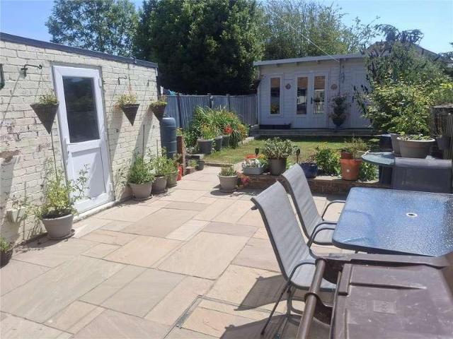 2 bed house for sale