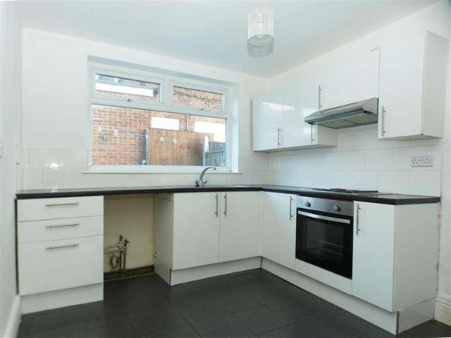2 bed house for sale