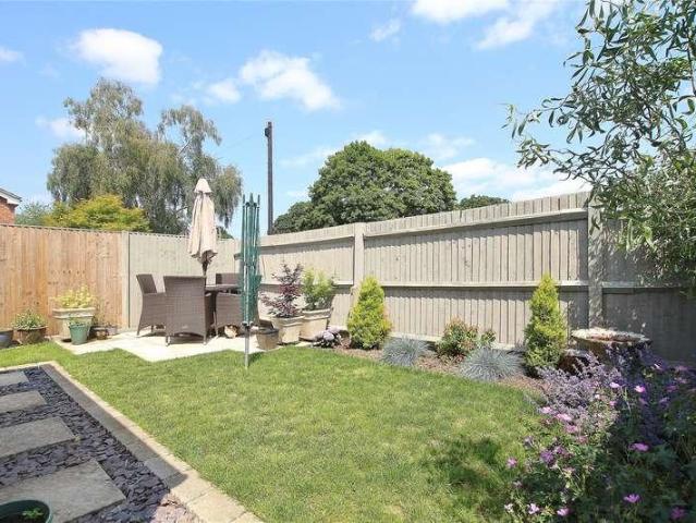 2 bed house for sale