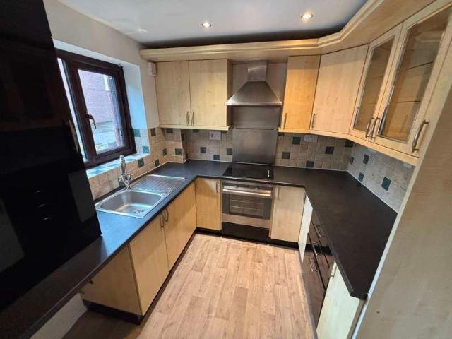 2 bed house for sale