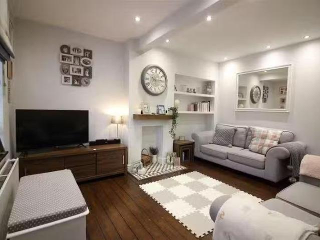 2 bed house for sale in Bluehouse Road, E4, London