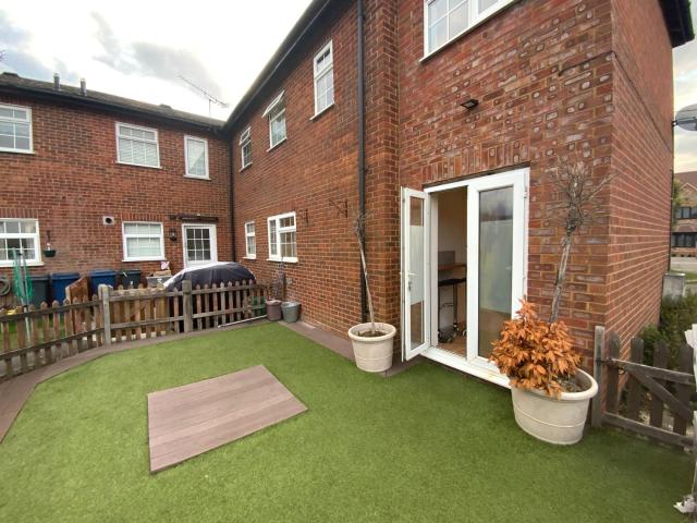 2 Bed House For Rent at Pond Approach, Holmer Green, HP15, United_kingdom