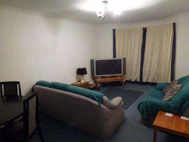 2 Bed House for rent newly fitted kitchen & bathroom
