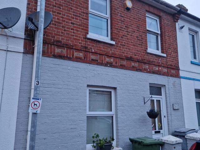 2 bed house in Eastbourne town centre