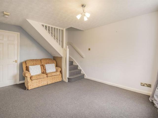 2 bed House Link Detached To Let