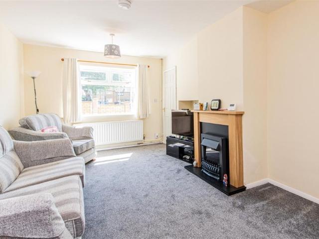 2 bed House Semi Detached To Let