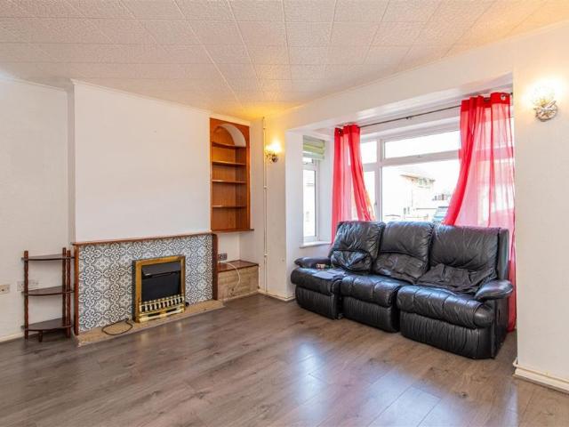 2 bed House Semi Detached To Let