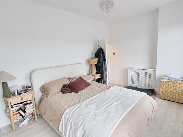 2 BED HouseTo Let