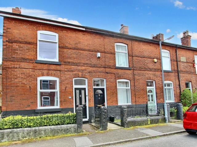 2 BED HouseTo Let