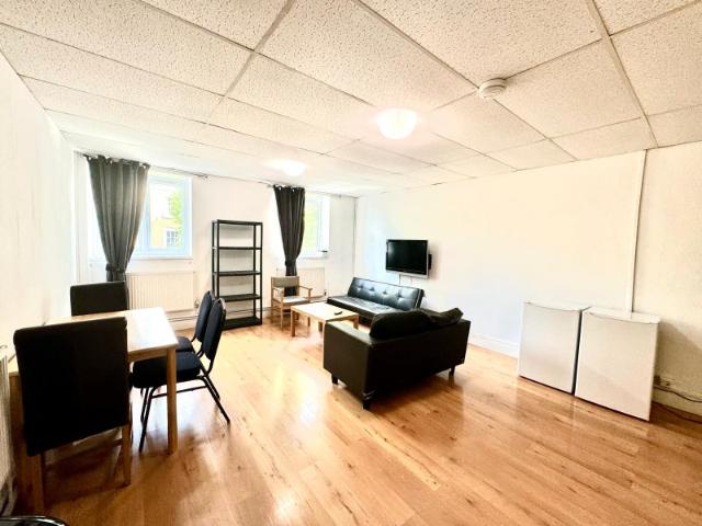 2 bed in Kember Street, Islington, London, N1