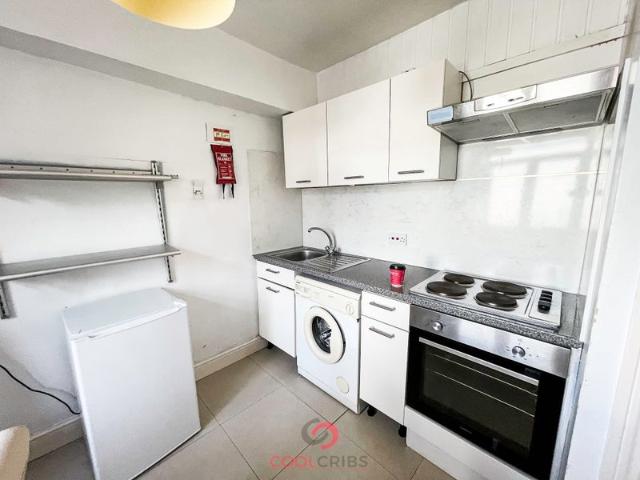2 bed in Kember Street, Islington, London, N1