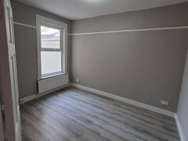 2 Bed Maisonette, Acacia Road, E11