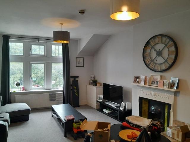 2 Bed Maisonette, Back Oakwood Avenue, LS8